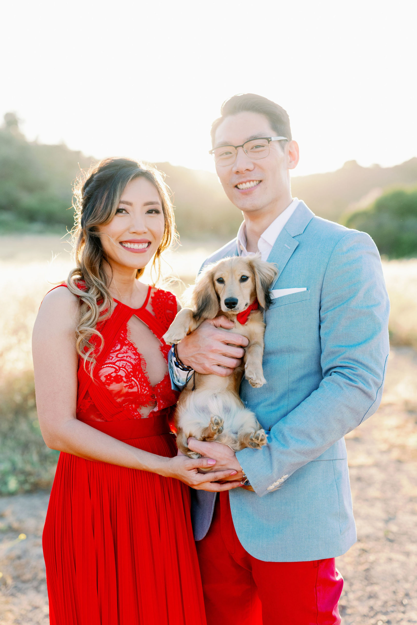 5 Tips for Including Your Pet in Your Engagement Photos! - daniraedunn.com