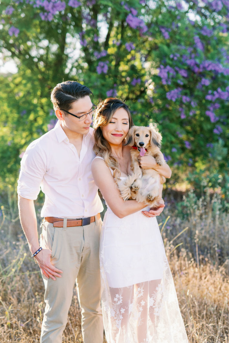 5 Tips for Including Your Pet in Your Engagement Photos! - daniraedunn.com